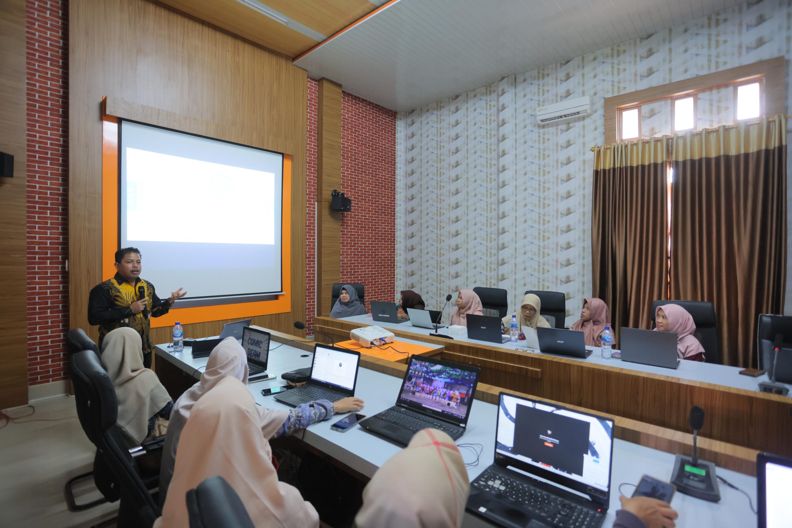 Pengelola Perpustakaan Sekolah di Subulussalam Dilatih Aplikasi ...
